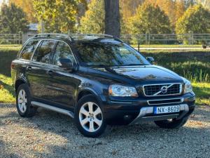 Black Volvo XC90 2010 in Riga, with an engine capacity of 2.40 L and mileage of 243 thousand km for 10500 €, photo 13 on AUTOMOTO.COM.LV
