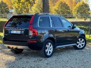 Black Volvo XC90 2010 in Riga, with an engine capacity of 2.40 L and mileage of 243 thousand km for 10500 €, photo 21 on AUTOMOTO.COM.LV