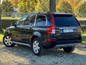 Black Volvo XC90 2010 in Riga, with an engine capacity of 2.40 L and mileage of 243 thousand km for 10500 €, photo 23 on AUTOMOTO.COM.LV