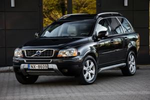 Black Volvo XC90 2010 in Riga, with an engine capacity of 2.40 L and mileage of 243 thousand km for 10500 €, photo 38 on AUTOMOTO.COM.LV
