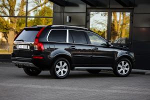 Black Volvo XC90 2010 in Riga, with an engine capacity of 2.40 L and mileage of 243 thousand km for 10500 €, photo 40 on AUTOMOTO.COM.LV
