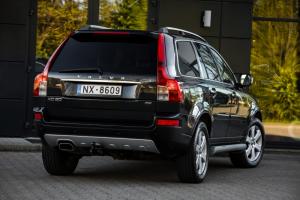 Black Volvo XC90 2010 in Riga, with an engine capacity of 2.40 L and mileage of 243 thousand km for 10500 €, photo 44 on AUTOMOTO.COM.LV