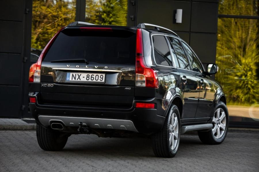 Black Volvo XC90 2010 in Riga, with an engine capacity of 2.40 L and mileage of 243 thousand km for 10500 €, photo 44 on AUTOMOTO.COM.LV