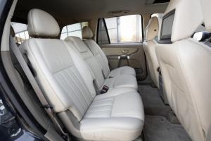 Black Volvo XC90 2010 in Riga, with an engine capacity of 2.40 L and mileage of 243 thousand km for 10500 €, photo 53 on AUTOMOTO.COM.LV