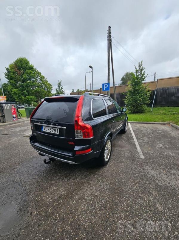 Black Volvo XC90 2010 in Cesis, with an engine capacity of 2.40 L and mileage of 312 thousand km for 8995 €, photo 4 on AUTOMOTO.COM.LV