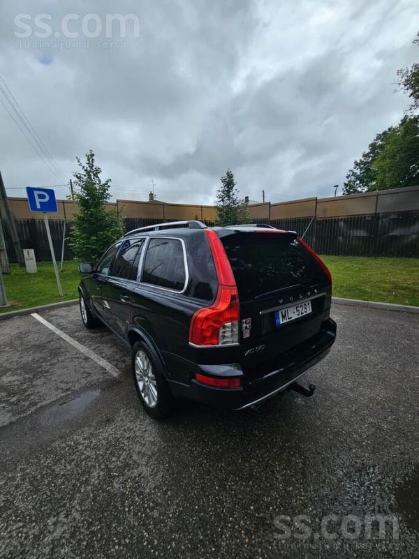 Black Volvo XC90 2010 in Cesis, with an engine capacity of 2.40 L and mileage of 312 thousand km for 8995 €, photo 6 on AUTOMOTO.COM.LV