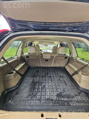Black Volvo XC90 2010 in Cesis, with an engine capacity of 2.40 L and mileage of 312 thousand km for 8995 €, photo 13 on AUTOMOTO.COM.LV