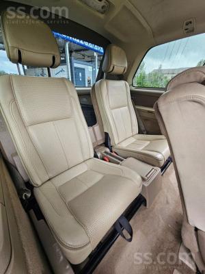 Black Volvo XC90 2010 in Cesis, with an engine capacity of 2.40 L and mileage of 312 thousand km for 8995 €, photo 14 on AUTOMOTO.COM.LV