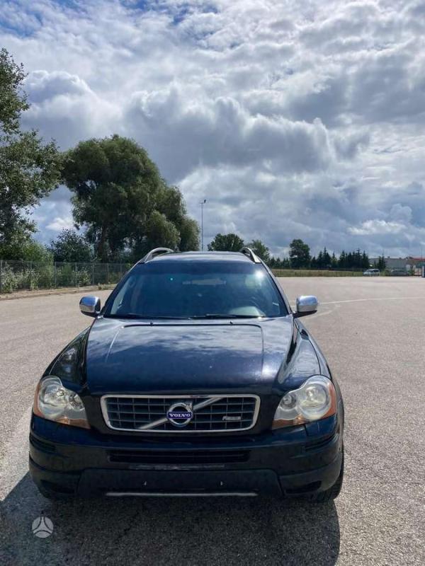 Melns Volvo XC90 2010 Marijampole, ar dzinēja tilpumu 2.40 L un nobraukumu 300 tūkst. km par 8000 €, foto 1 vietnē AUTOMOTO.COM.LV