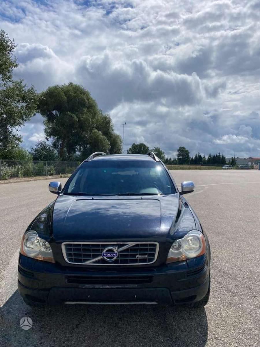 Black Volvo XC90 2010 in Marijampole, with an engine capacity of 2.40 L and mileage of 300 thousand km for 8000 €, photo 1 on AUTOMOTO.COM.LV