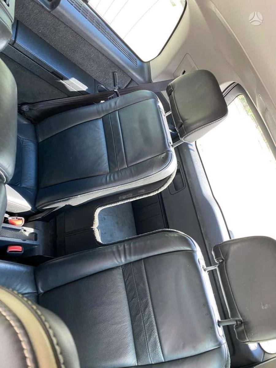 Black Volvo XC90 2010 in Marijampole, with an engine capacity of 2.40 L and mileage of 300 thousand km for 8000 €, photo 10 on AUTOMOTO.COM.LV