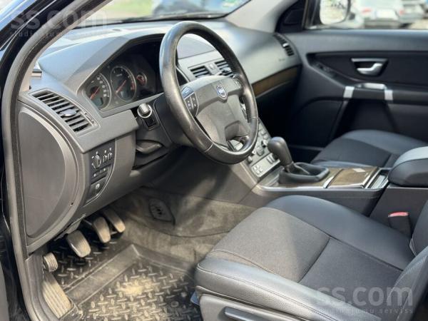 Melns Volvo XC90 2010 Rīga, ar dzinēja tilpumu 2.40 L un nobraukumu 312 tūkst. km par 8490 €, foto 5 vietnē AUTOMOTO.COM.LV