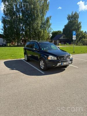 Black Volvo XC90 2010 in Daugavpils, with an engine capacity of 2.40 L and mileage of 237 thousand km for 8900 €, photo 3 on AUTOMOTO.COM.LV