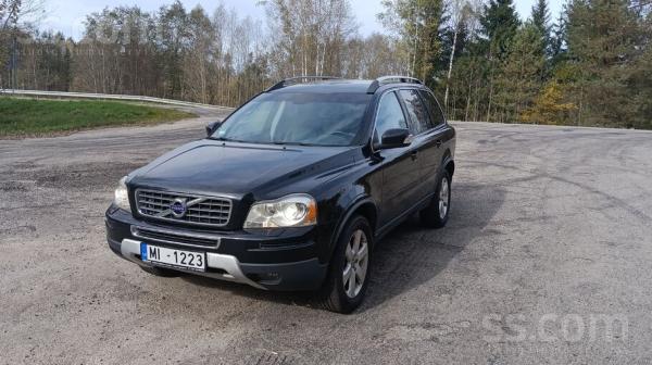 Melns Volvo XC90 2010 Daugavpils, ar dzinēja tilpumu 2.40 L un nobraukumu 237 tūkst. km par 8900 €, foto 5 vietnē AUTOMOTO.COM.LV