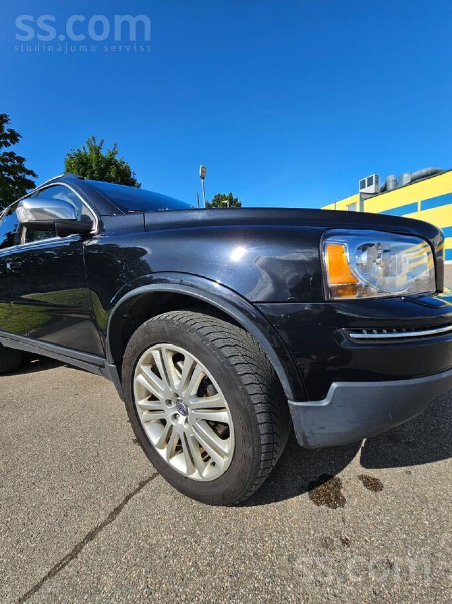Melns Volvo XC90 2010 Cēsis, ar dzinēja tilpumu 2.40 L un nobraukumu 315 tūkst. km par 7997 €, foto 4 vietnē AUTOMOTO.COM.LV