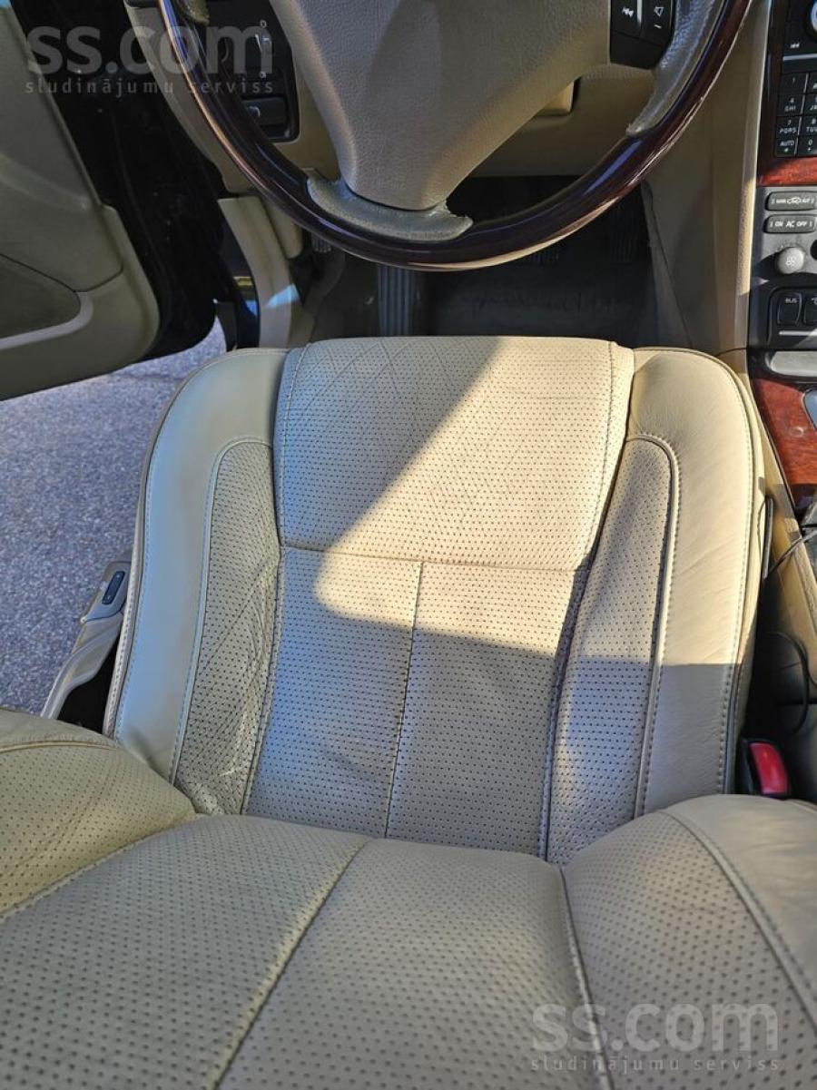 Melns Volvo XC90 2010 Cēsis, ar dzinēja tilpumu 2.40 L un nobraukumu 315 tūkst. km par 7997 €, foto 8 vietnē AUTOMOTO.COM.LV