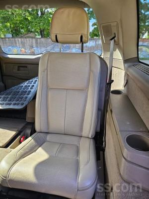 Black Volvo XC90 2010 in Cesis, with an engine capacity of 2.40 L and mileage of 315 thousand km for 7997 €, photo 13 on AUTOMOTO.COM.LV