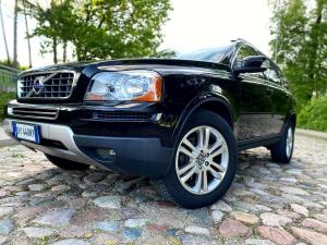 Black Volvo XC90 2010 in Utena, with an engine capacity of 2.40 L and mileage of 277 thousand km for 11150 €, photo  on AUTOMOTO.COM.LV