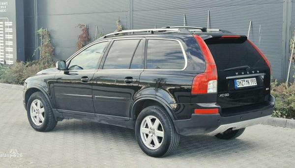 Melns Volvo XC90 2010 Viļņa, ar dzinēja tilpumu 2.40 L un nobraukumu 270 tūkst. km par 9500 €, foto 9 vietnē AUTOMOTO.COM.LV