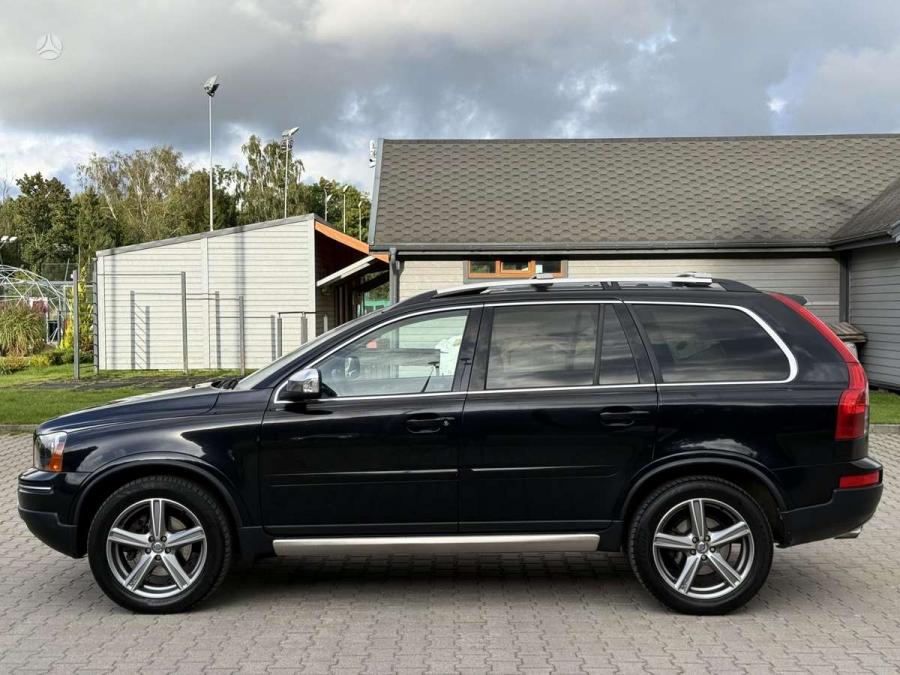 Black Volvo XC90 2010 in Vilnius, with an engine capacity of 3.20 L and mileage of 299 thousand km for 7500 €, photo 3 on AUTOMOTO.COM.LV