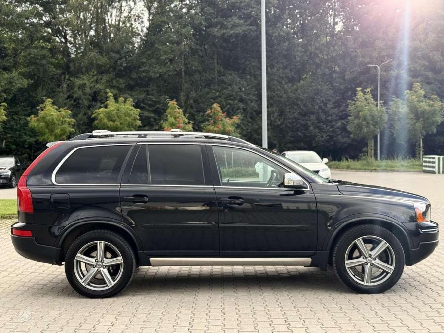 Black Volvo XC90 2010 in Vilnius, with an engine capacity of 3.20 L and mileage of 299 thousand km for 7500 €, photo 7 on AUTOMOTO.COM.LV