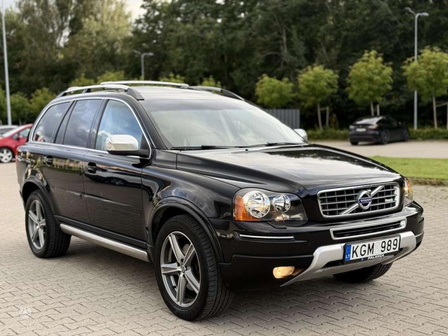Black Volvo XC90 2010 in Vilnius, with an engine capacity of 3.20 L and mileage of 299 thousand km for 7500 €, photo 8 on AUTOMOTO.COM.LV