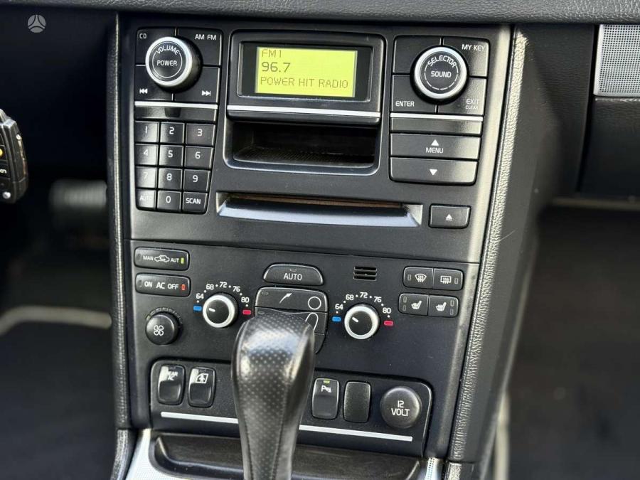 Black Volvo XC90 2010 in Vilnius, with an engine capacity of 3.20 L and mileage of 299 thousand km for 7500 €, photo 14 on AUTOMOTO.COM.LV