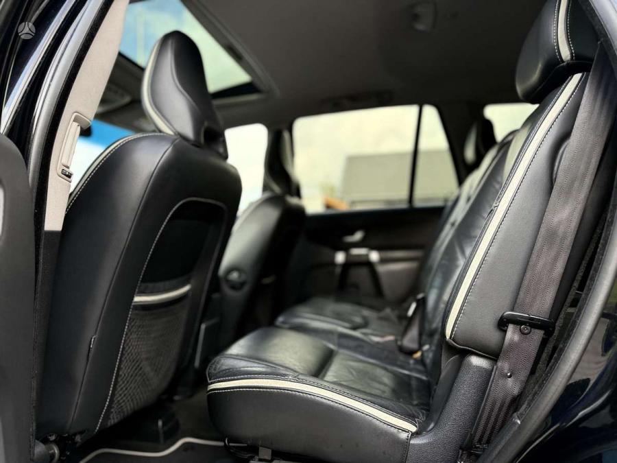 Black Volvo XC90 2010 in Vilnius, with an engine capacity of 3.20 L and mileage of 299 thousand km for 7500 €, photo 18 on AUTOMOTO.COM.LV