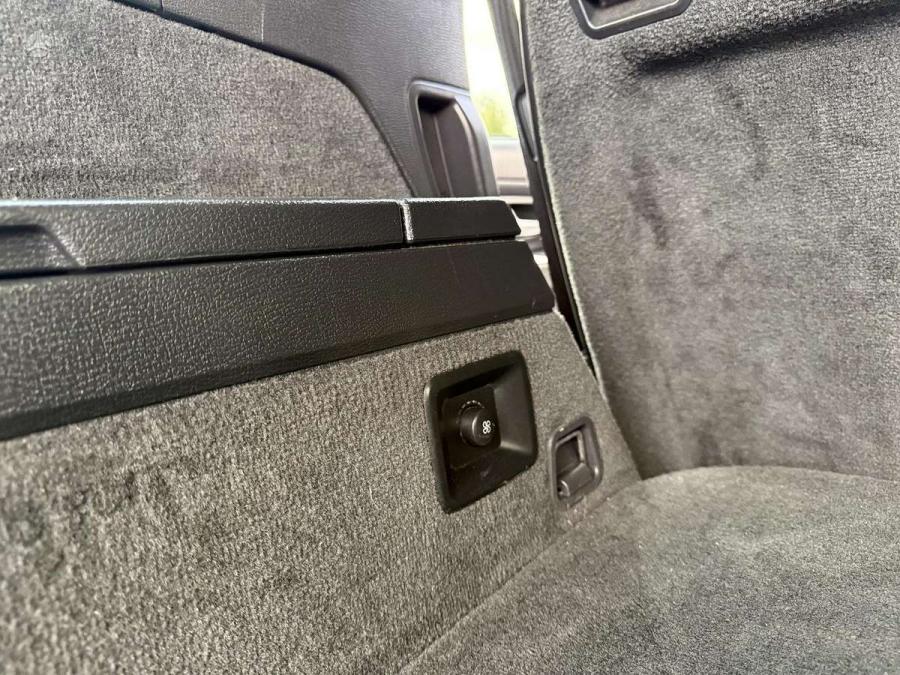 Black Volvo XC90 2010 in Vilnius, with an engine capacity of 3.20 L and mileage of 299 thousand km for 7500 €, photo 21 on AUTOMOTO.COM.LV
