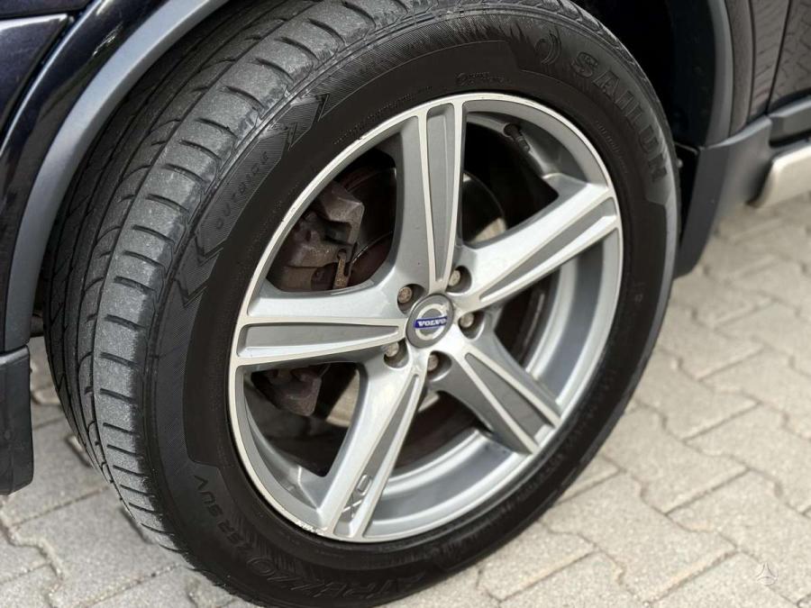 Black Volvo XC90 2010 in Vilnius, with an engine capacity of 3.20 L and mileage of 299 thousand km for 7500 €, photo 25 on AUTOMOTO.COM.LV