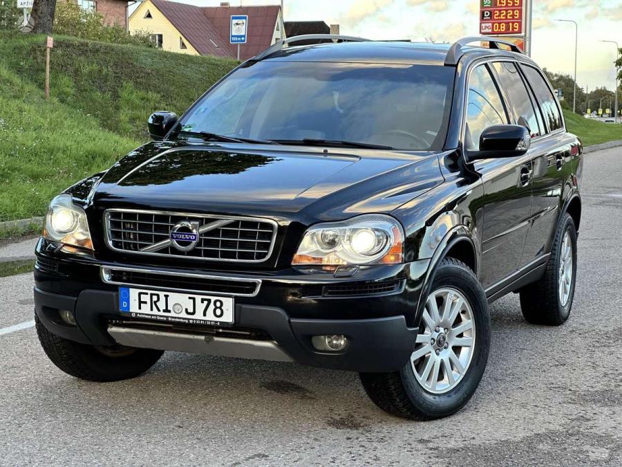Melns Volvo XC90 2010 Jonava, ar dzinēja tilpumu 2.40 L un nobraukumu 390 tūkst. km par 7850 €, foto 1 vietnē AUTOMOTO.COM.LV