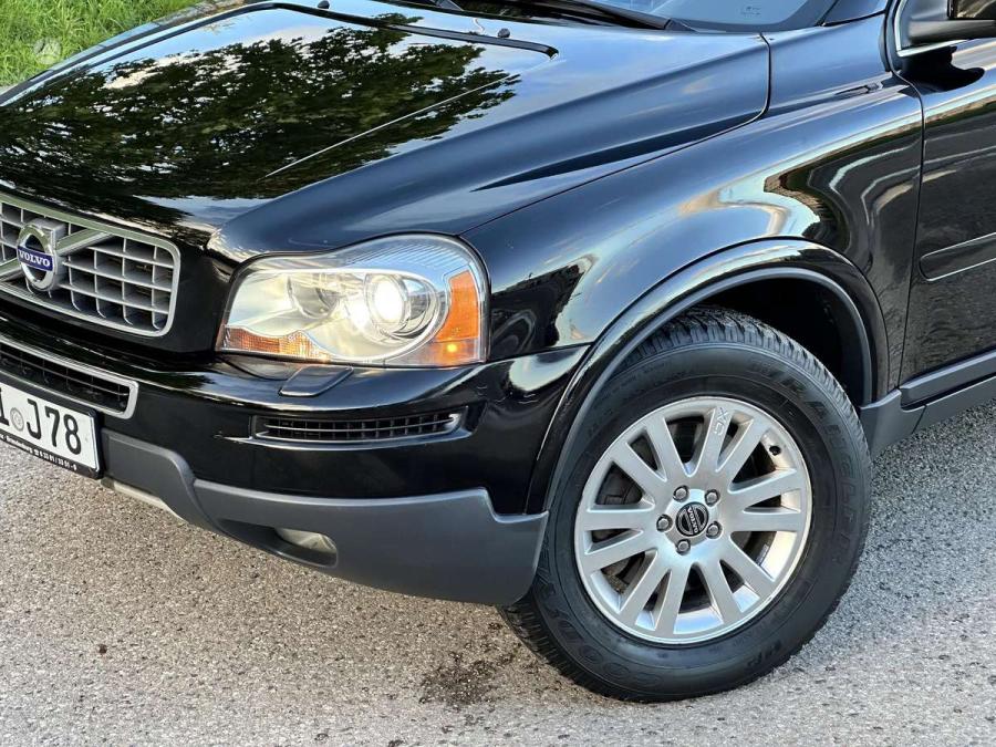 Melns Volvo XC90 2010 Jonava, ar dzinēja tilpumu 2.40 L un nobraukumu 390 tūkst. km par 7850 €, foto 3 vietnē AUTOMOTO.COM.LV