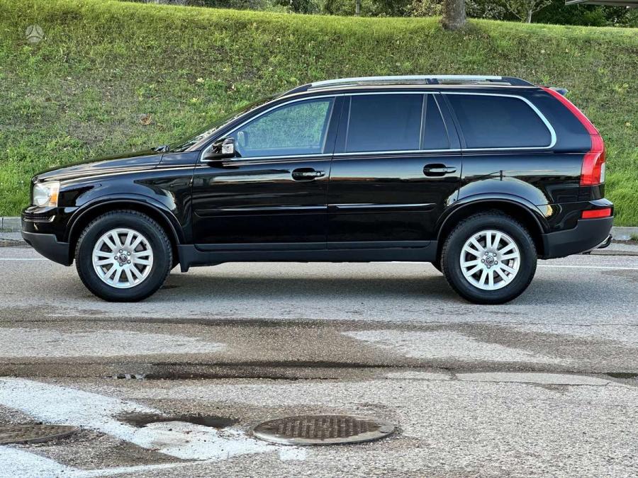 Melns Volvo XC90 2010 Jonava, ar dzinēja tilpumu 2.40 L un nobraukumu 390 tūkst. km par 7850 €, foto 6 vietnē AUTOMOTO.COM.LV