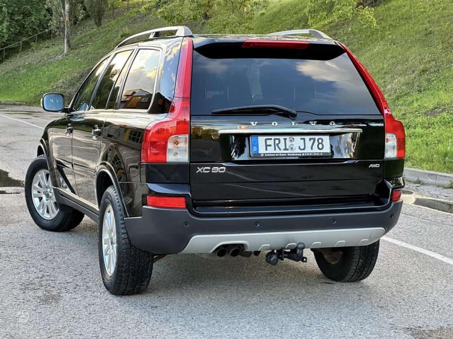 Melns Volvo XC90 2010 Jonava, ar dzinēja tilpumu 2.40 L un nobraukumu 390 tūkst. km par 7850 €, foto 9 vietnē AUTOMOTO.COM.LV