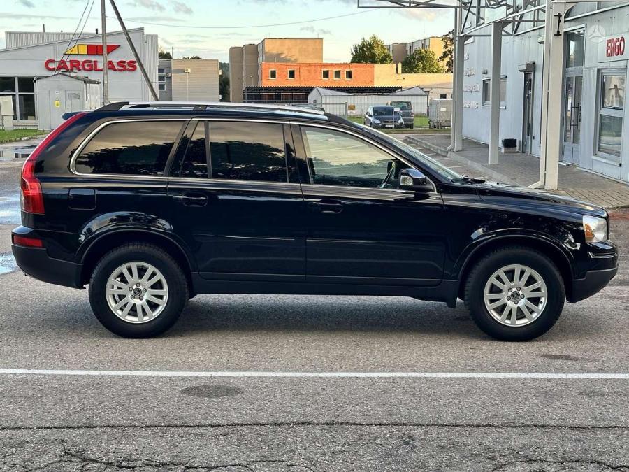 Melns Volvo XC90 2010 Jonava, ar dzinēja tilpumu 2.40 L un nobraukumu 390 tūkst. km par 7850 €, foto 13 vietnē AUTOMOTO.COM.LV