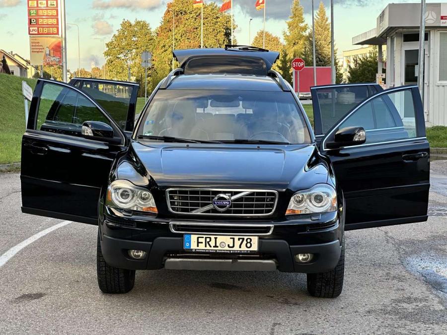 Melns Volvo XC90 2010 Jonava, ar dzinēja tilpumu 2.40 L un nobraukumu 390 tūkst. km par 7850 €, foto 18 vietnē AUTOMOTO.COM.LV