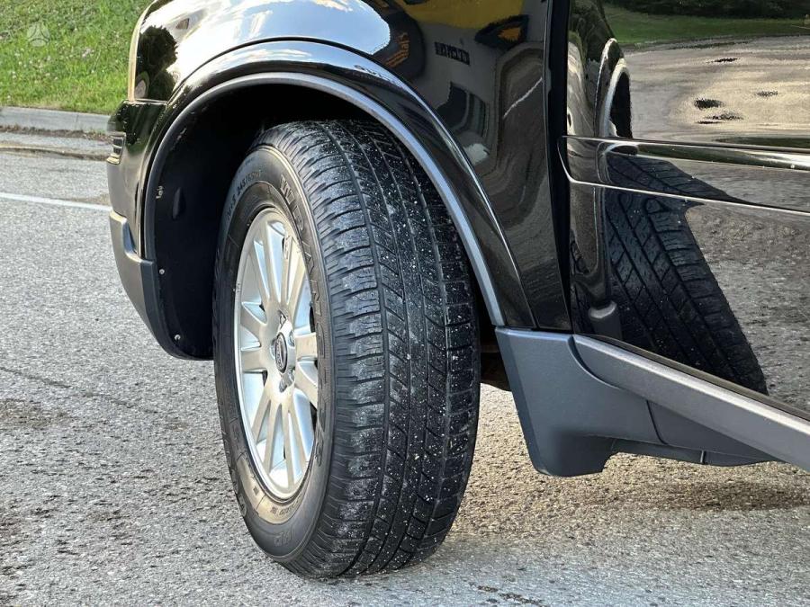 Melns Volvo XC90 2010 Jonava, ar dzinēja tilpumu 2.40 L un nobraukumu 390 tūkst. km par 7850 €, foto 19 vietnē AUTOMOTO.COM.LV
