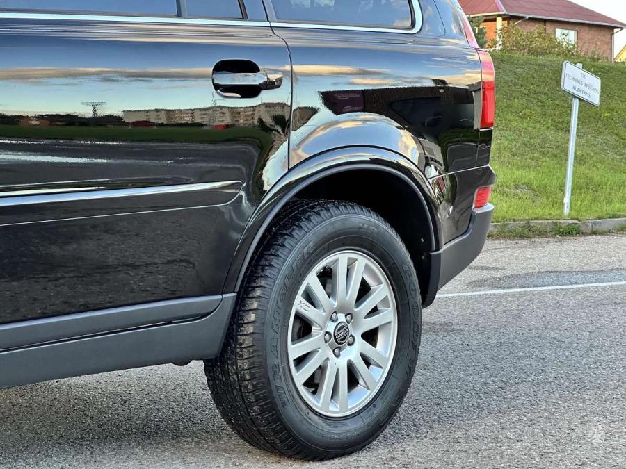 Melns Volvo XC90 2010 Jonava, ar dzinēja tilpumu 2.40 L un nobraukumu 390 tūkst. km par 7850 €, foto 20 vietnē AUTOMOTO.COM.LV