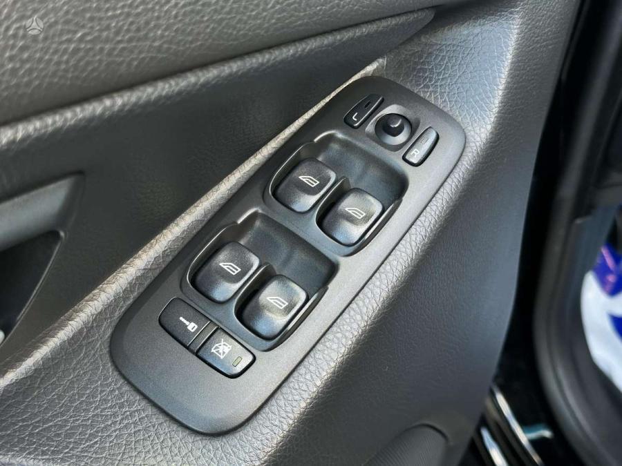 Melns Volvo XC90 2010 Jonava, ar dzinēja tilpumu 2.40 L un nobraukumu 390 tūkst. km par 7850 €, foto 23 vietnē AUTOMOTO.COM.LV