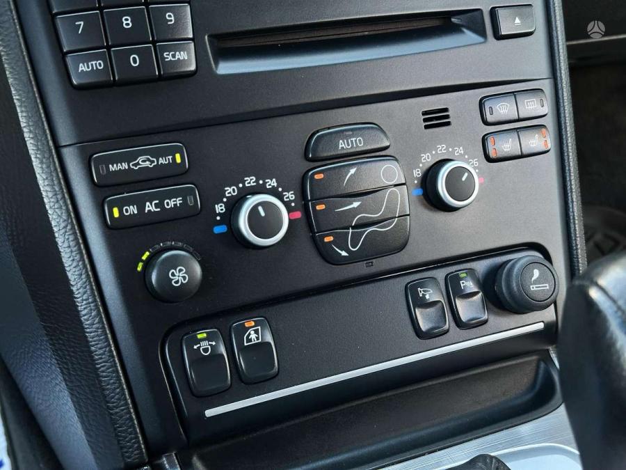 Melns Volvo XC90 2010 Jonava, ar dzinēja tilpumu 2.40 L un nobraukumu 390 tūkst. km par 7850 €, foto 27 vietnē AUTOMOTO.COM.LV