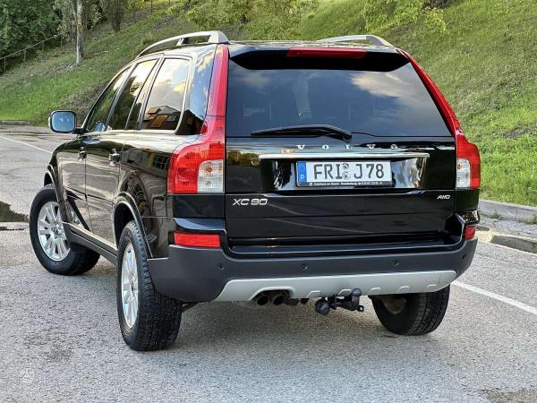 Volvo XC90 2010 Jonava vietnē Melns Volvo XC90 2010 Jonava, ar dzinēja tilpumu 2.40 L un nobraukumu 390 tūkst. km par 7850 €, foto 9 vietnē AUTOMOTO.COM.LV