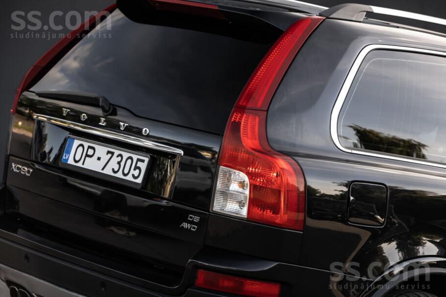 Melns Volvo XC90 2010 Jelgava, ar dzinēja tilpumu 2.40 L un nobraukumu 315 tūkst. km par 8000 €, foto 8 vietnē AUTOMOTO.COM.LV