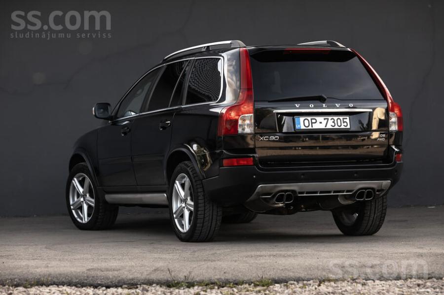 Melns Volvo XC90 2010 Jelgava, ar dzinēja tilpumu 2.40 L un nobraukumu 315 tūkst. km par 8000 €, foto 9 vietnē AUTOMOTO.COM.LV