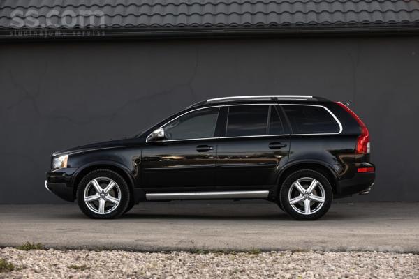 Melns Volvo XC90 2010 Jelgava, ar dzinēja tilpumu 2.40 L un nobraukumu 315 tūkst. km par 8000 €, foto 10 vietnē AUTOMOTO.COM.LV