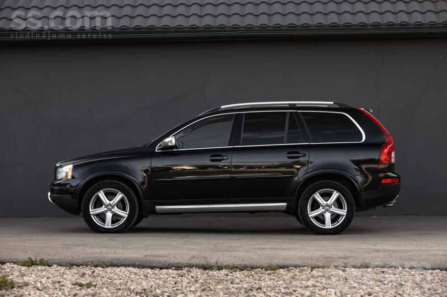 Melns Volvo XC90 2010 Jelgava, ar dzinēja tilpumu 2.40 L un nobraukumu 315 tūkst. km par 8000 €, foto 10 vietnē AUTOMOTO.COM.LV