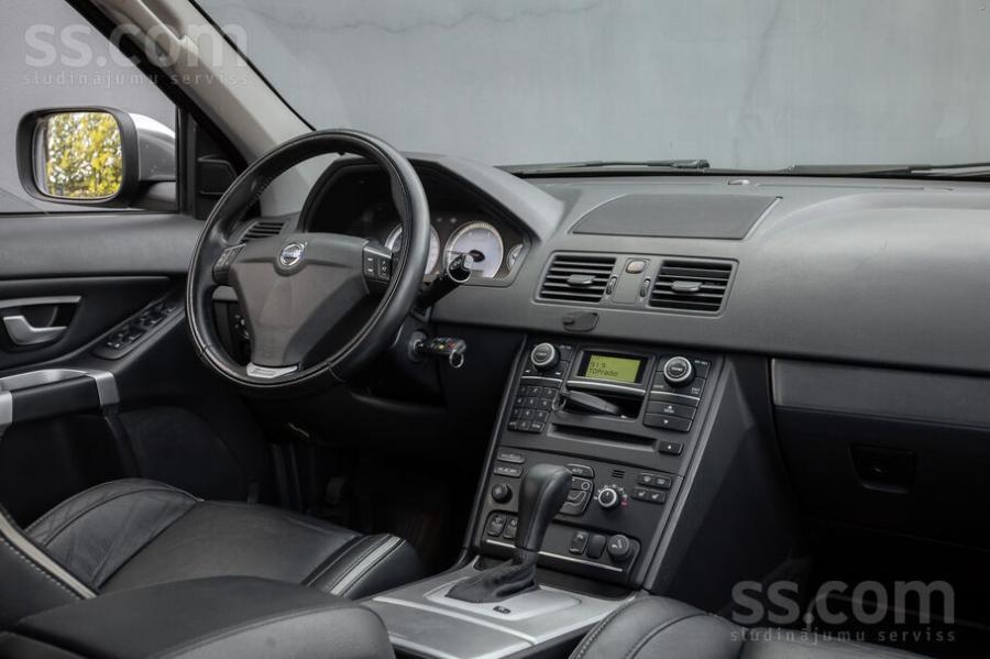 Melns Volvo XC90 2010 Jelgava, ar dzinēja tilpumu 2.40 L un nobraukumu 315 tūkst. km par 8000 €, foto 12 vietnē AUTOMOTO.COM.LV