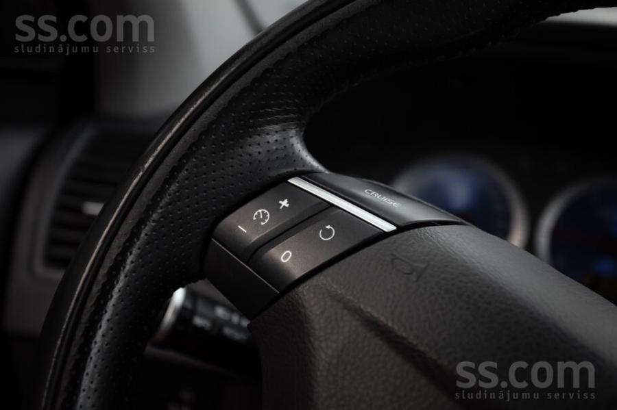 Melns Volvo XC90 2010 Jelgava, ar dzinēja tilpumu 2.40 L un nobraukumu 315 tūkst. km par 8000 €, foto 21 vietnē AUTOMOTO.COM.LV