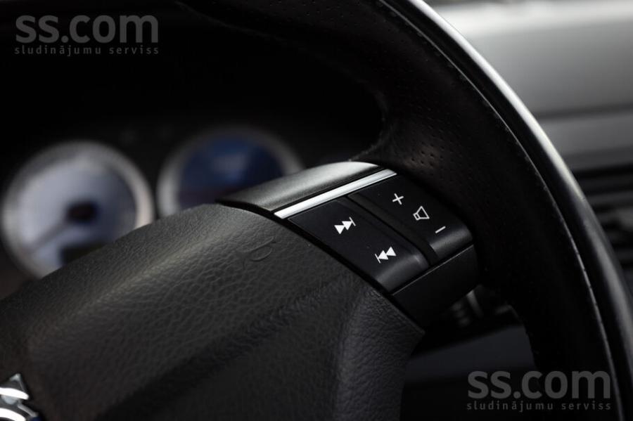 Melns Volvo XC90 2010 Jelgava, ar dzinēja tilpumu 2.40 L un nobraukumu 315 tūkst. km par 8000 €, foto 22 vietnē AUTOMOTO.COM.LV