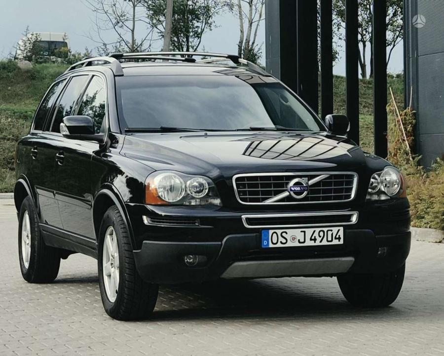 Black Volvo XC90 2010 in Vilnius, with an engine capacity of 2.40 L and mileage of 270 thousand km for 9499 €, photo 3 on AUTOMOTO.COM.LV