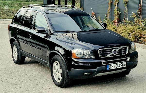 Black Volvo XC90 2010 in Vilnius, with an engine capacity of 2.40 L and mileage of 270 thousand km for 9499 €, photo 5 on AUTOMOTO.COM.LV